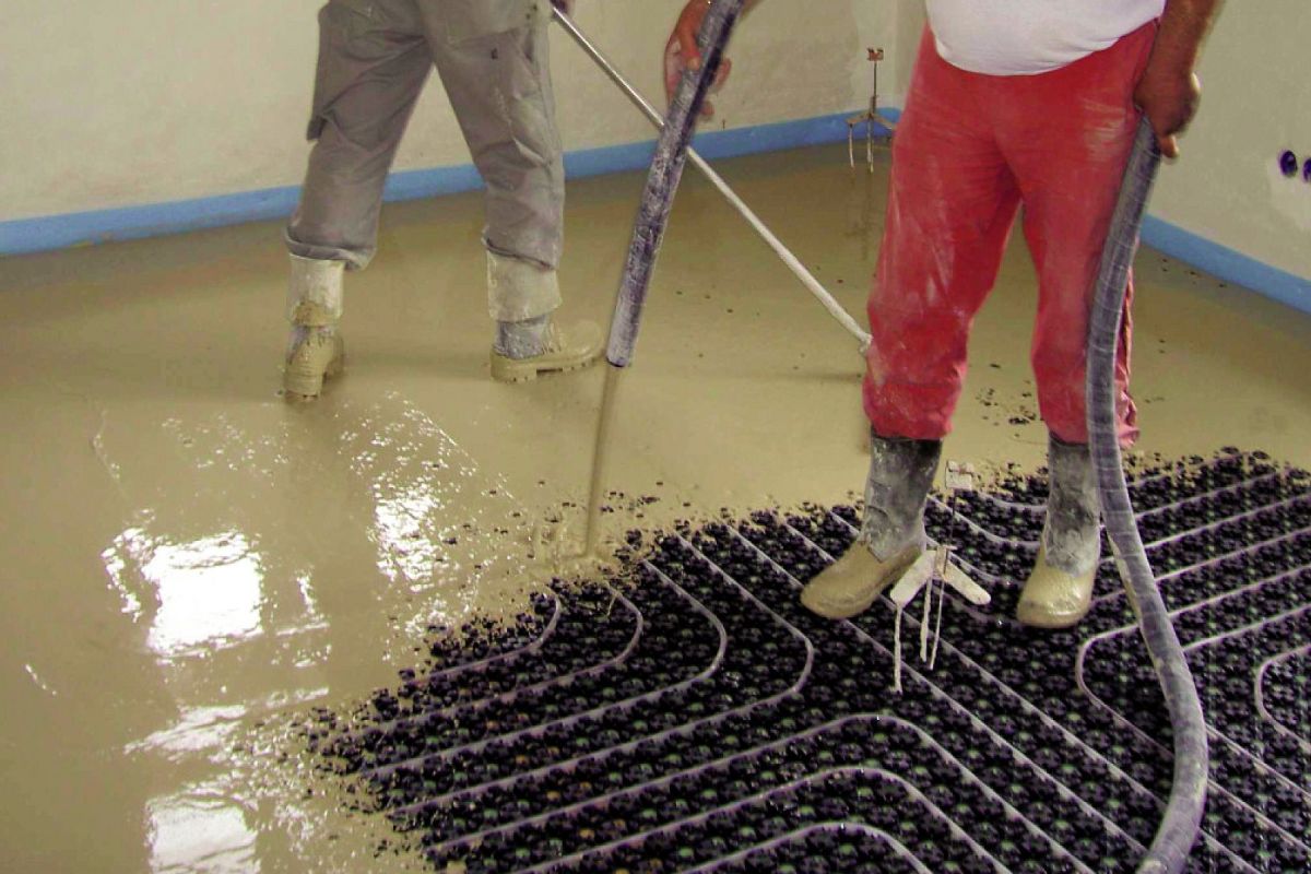 Sanierung mit Fußbodenheizung im Altbau-Mehrfamilienhaus - HeizungsJournal Sanierung mit Fußbodenheizung im Altbau-Mehrfamilienhaus - HeizungsJournal
